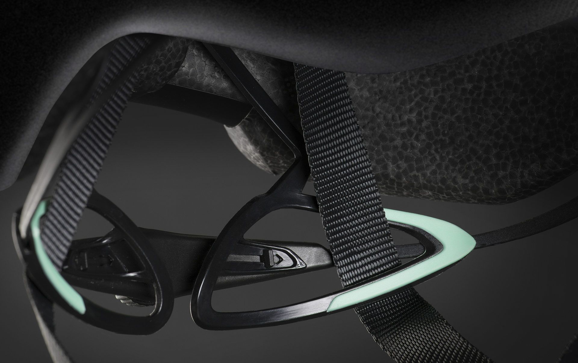 Manta Mips Aero Road Cycling Helmet | MET Helmets