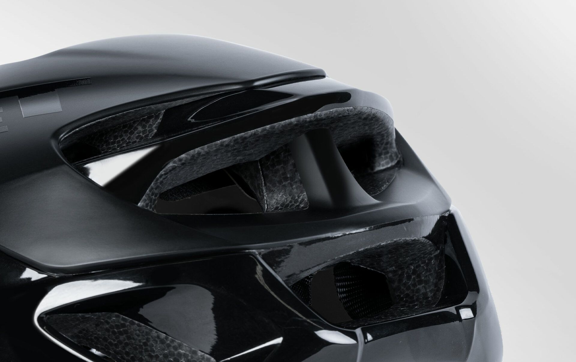 How to install the MET Magnetic USB Led Light | MET Helmets