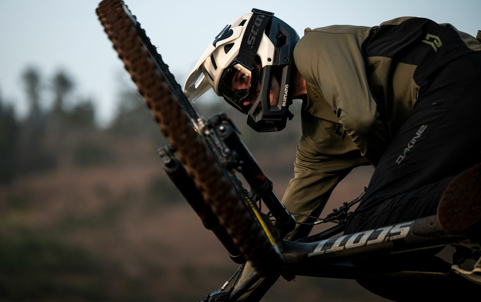Vanguard Core MTB Helmet for Enduro, Trail and E-MTB | Bluegrass
