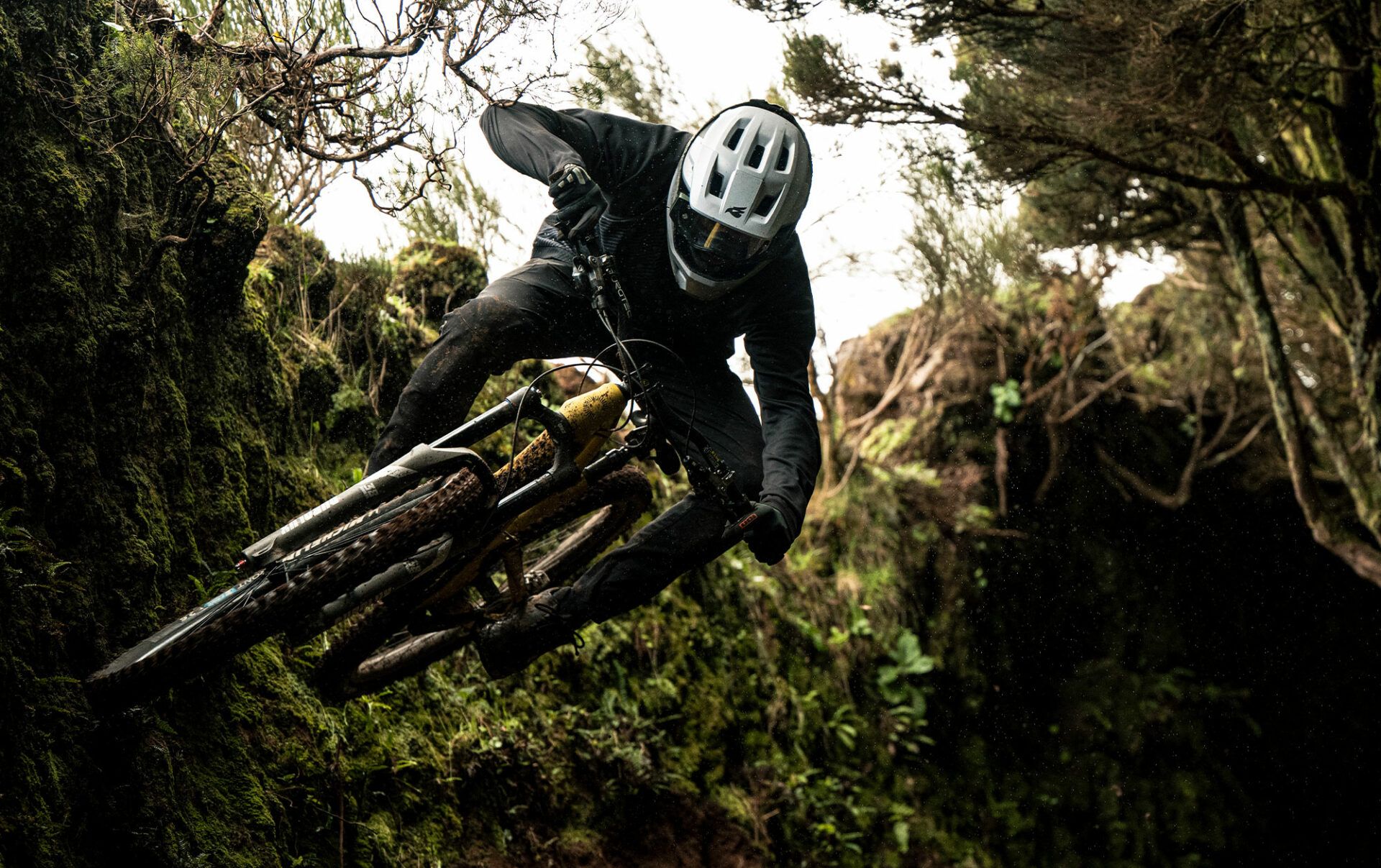 Introducing Vanguard Enduro Full Face Helmet | Bluegrass