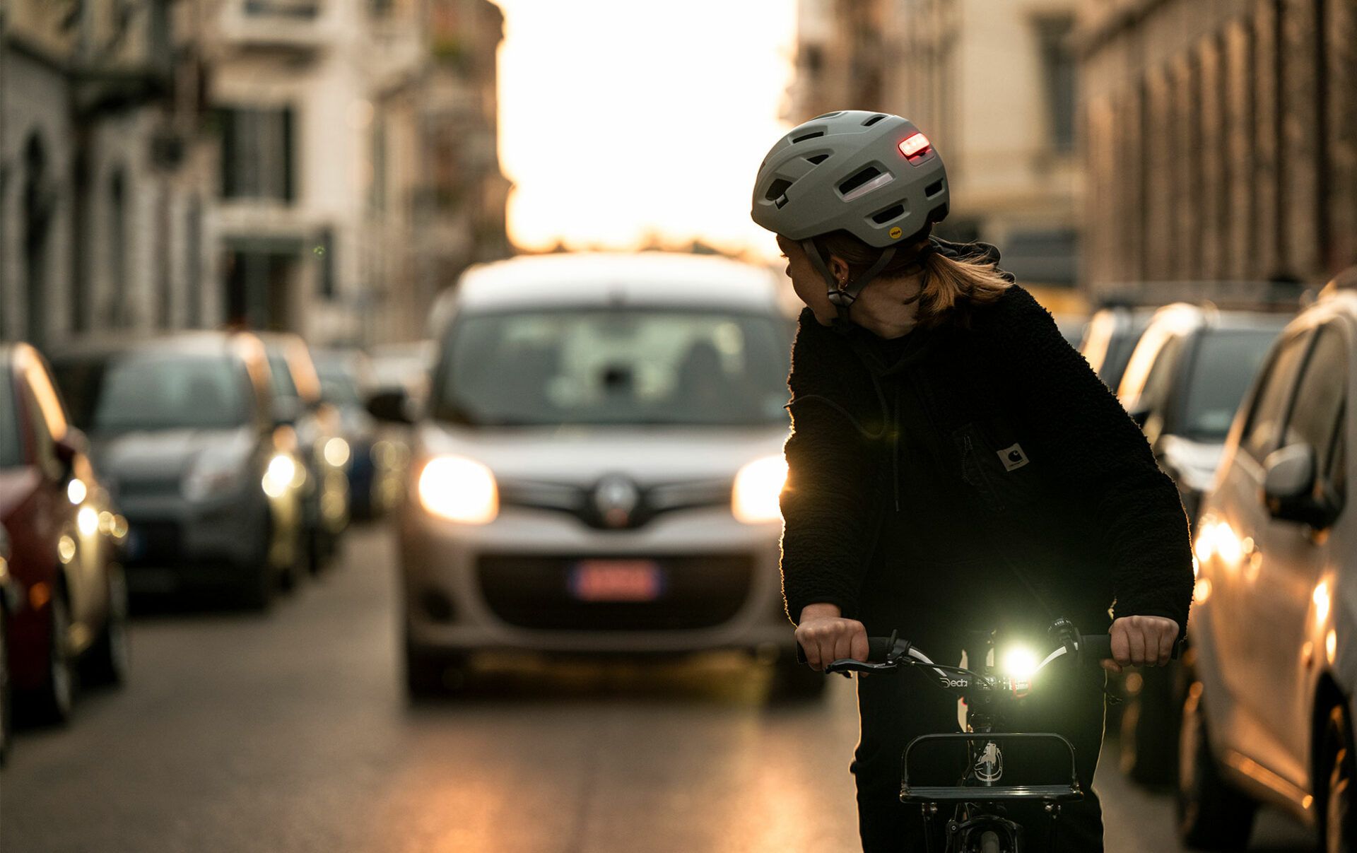 E-Mob Mips E-Bike Urban Helmet | MET Helmets