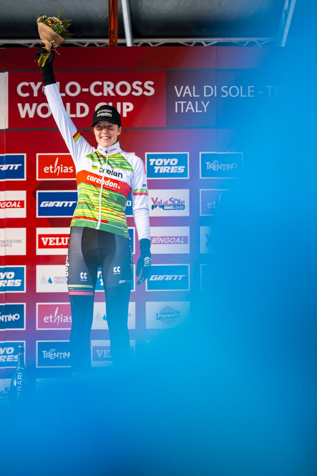 HEATING UP THE SNOW WITH THE CRELAN-CORENDON TEAM | MET Helmets