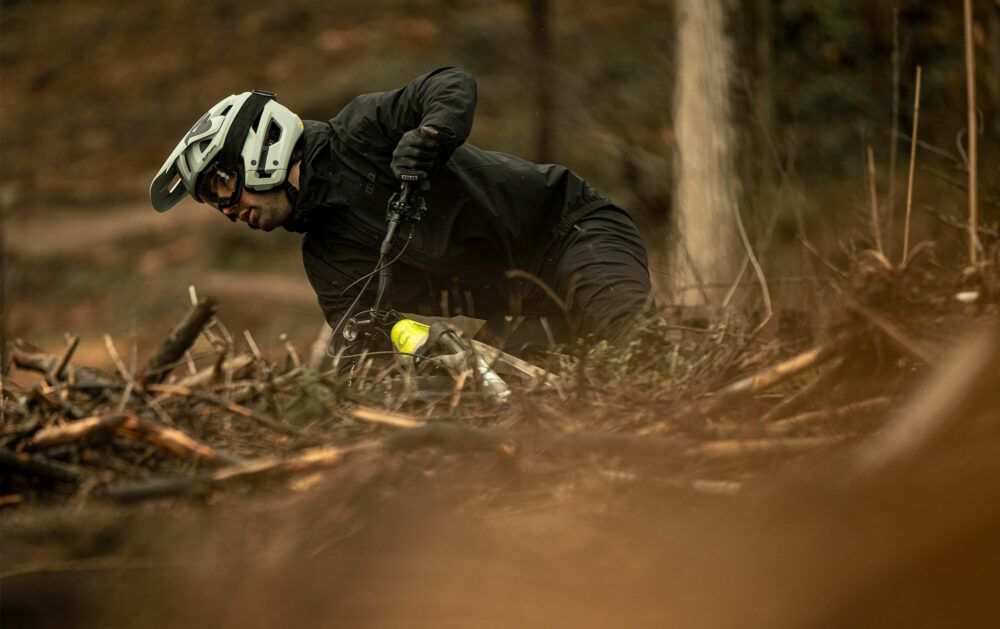 Jetro 3/4 Jet MTB Helmet for Enduro, E-MTB, Dirt | Bluegrass