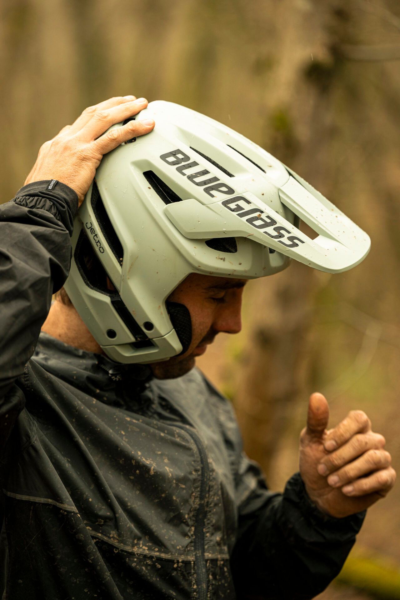 INTRODUCING JETRO | MET Helmets