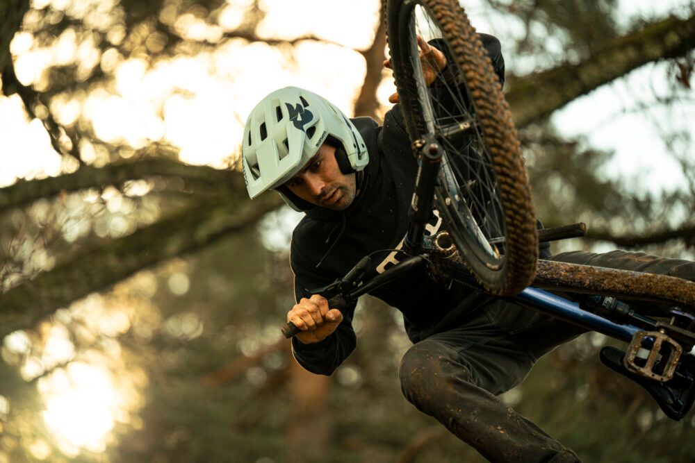 INTRODUCING JETRO | MET Helmets