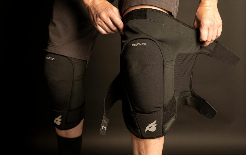 3Straps MTB Kneepads for Trail, Enduro, DH, E-MTB | Bluegrass