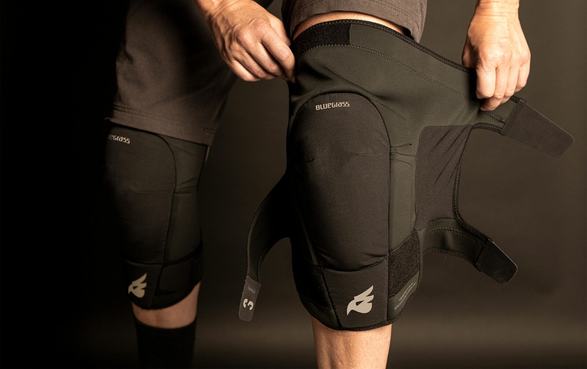 3Straps MTB Kneepads for Trail, Enduro, DH, E-MTB | Bluegrass