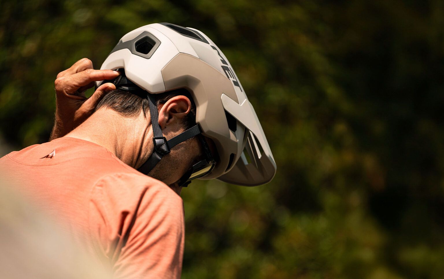 Revo MTB helmet for trail, enduro and E-MTB | MET Helmets
