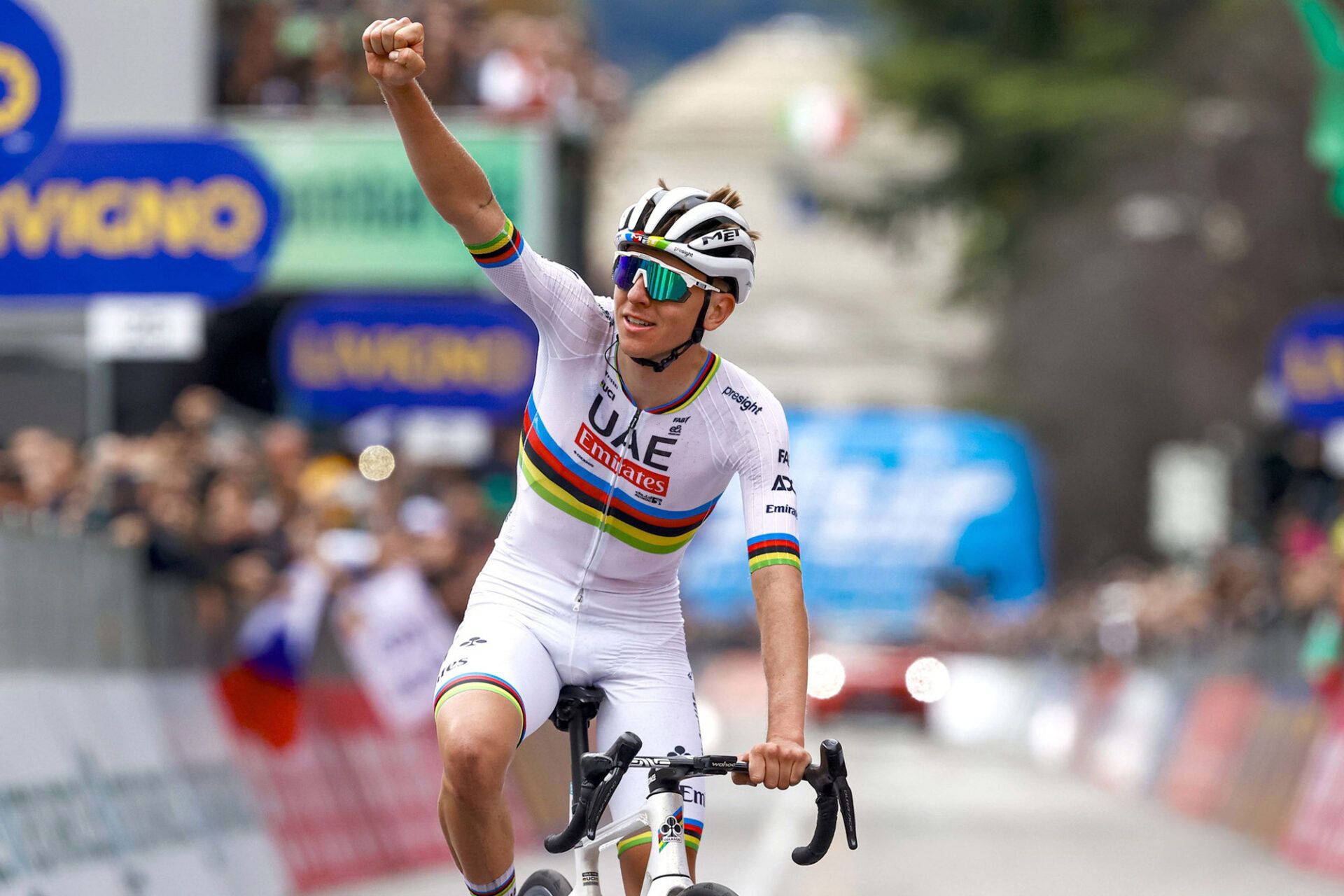 RAINBOW LIMITED EDITION | MET Helmets