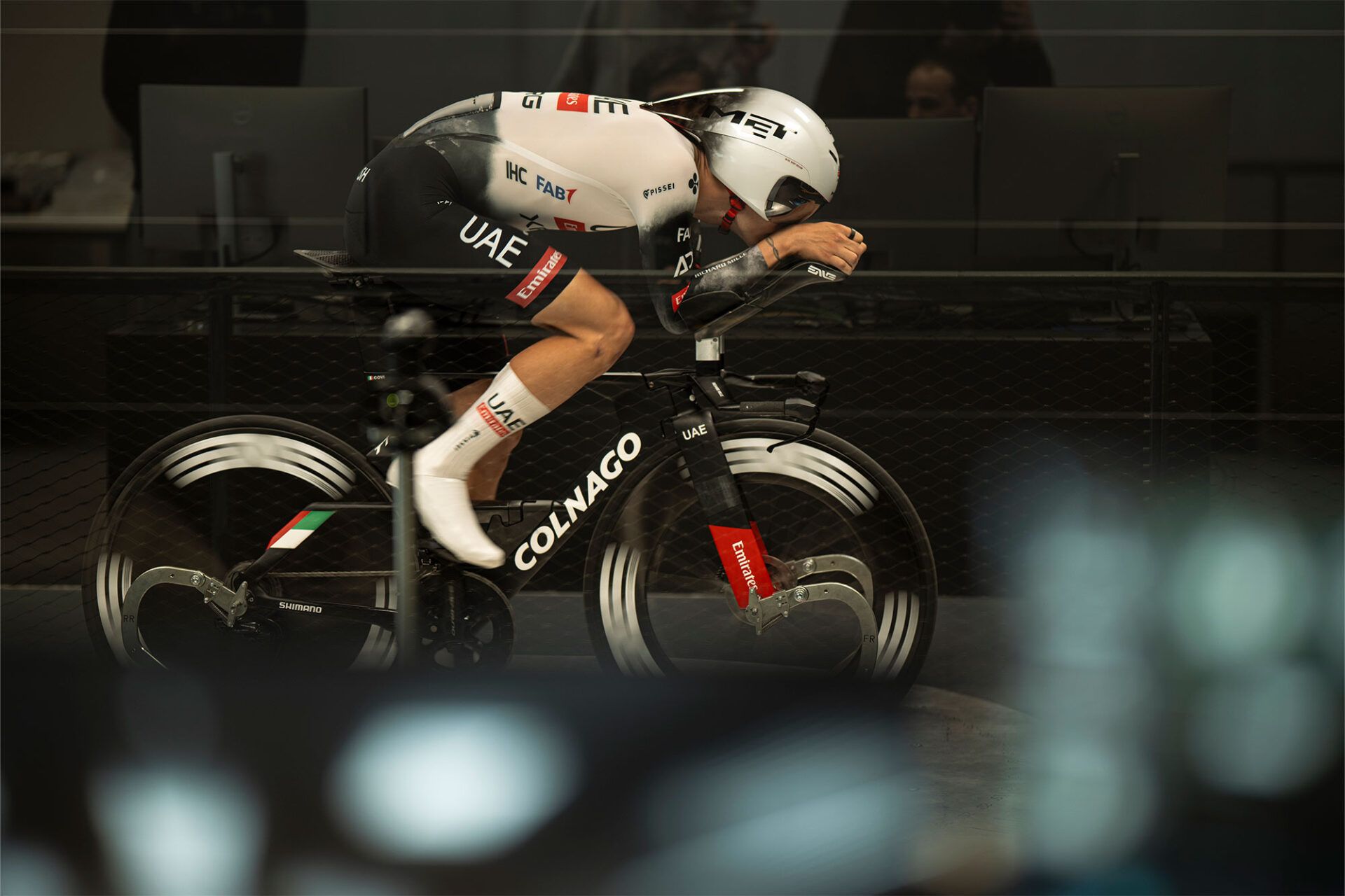 Tube Wind Tunnel | MET Helmets